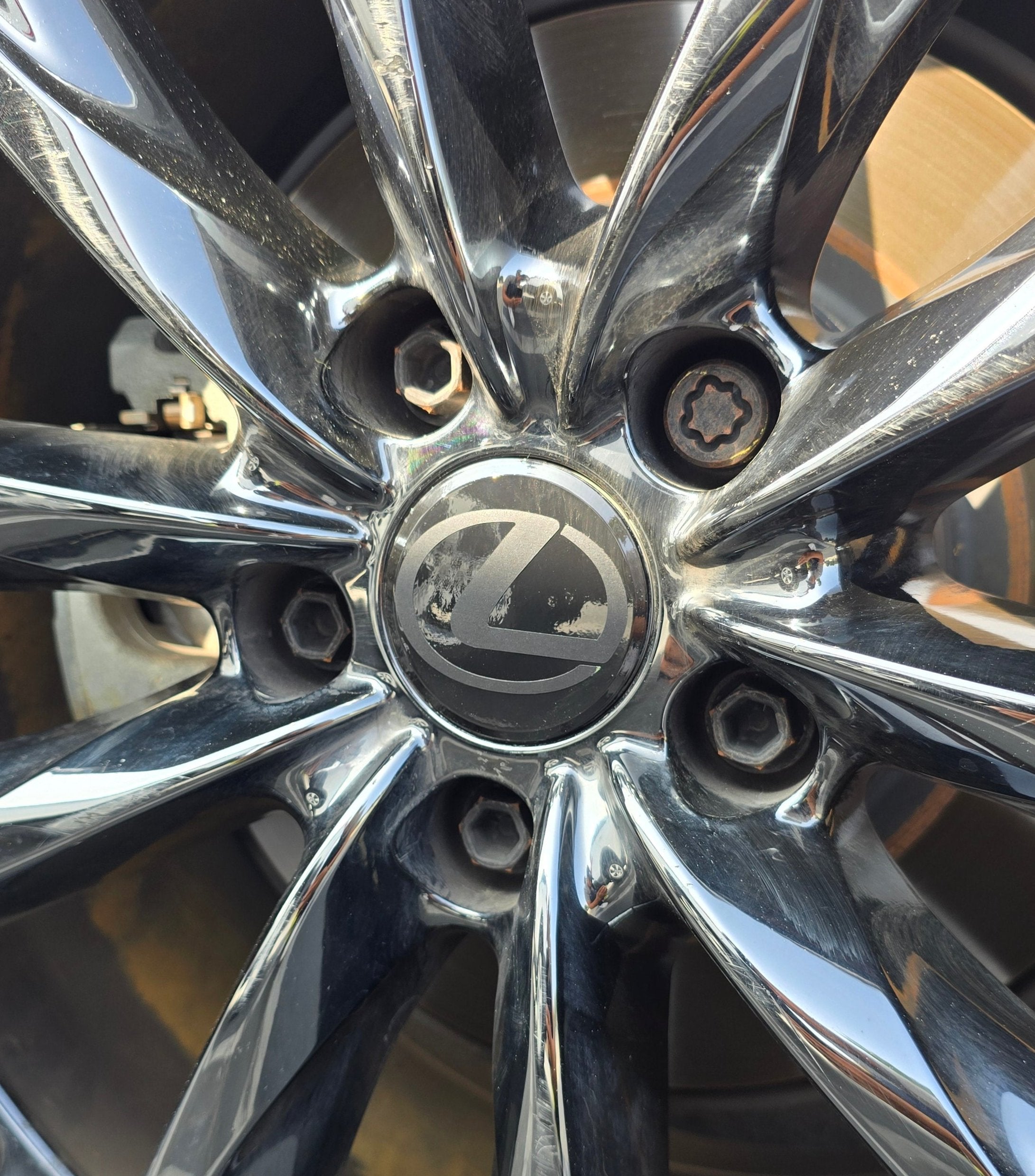 Stealth Wheel Cap Vinyl Overlay | Lexus Logo – Upturn Prints
