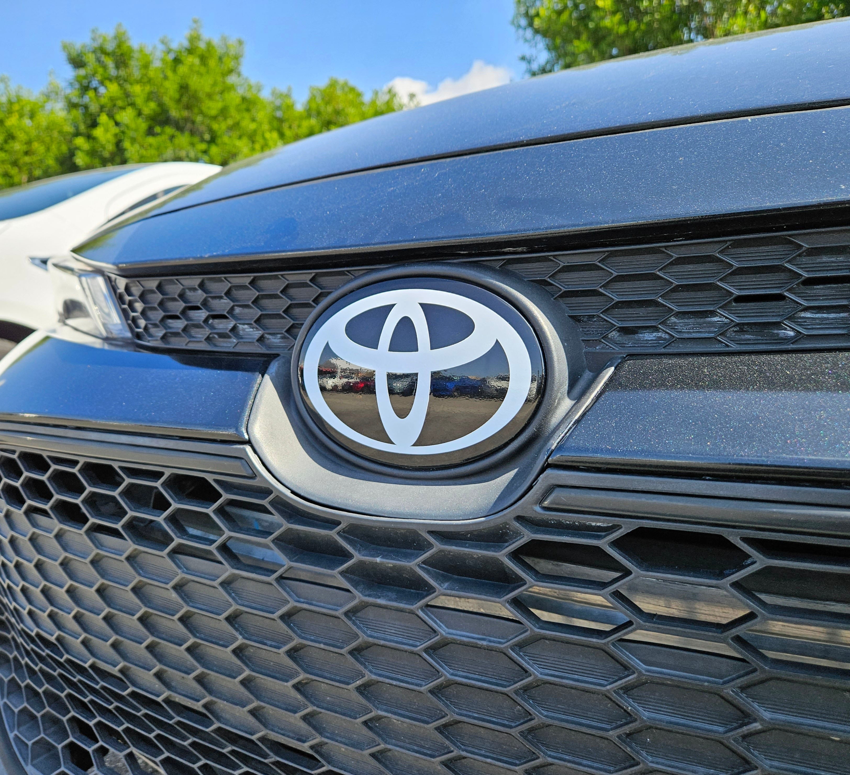 2020-2024 Toyota Corolla Sedan Emblem Front Vinyl Overlay – Upturn Prints