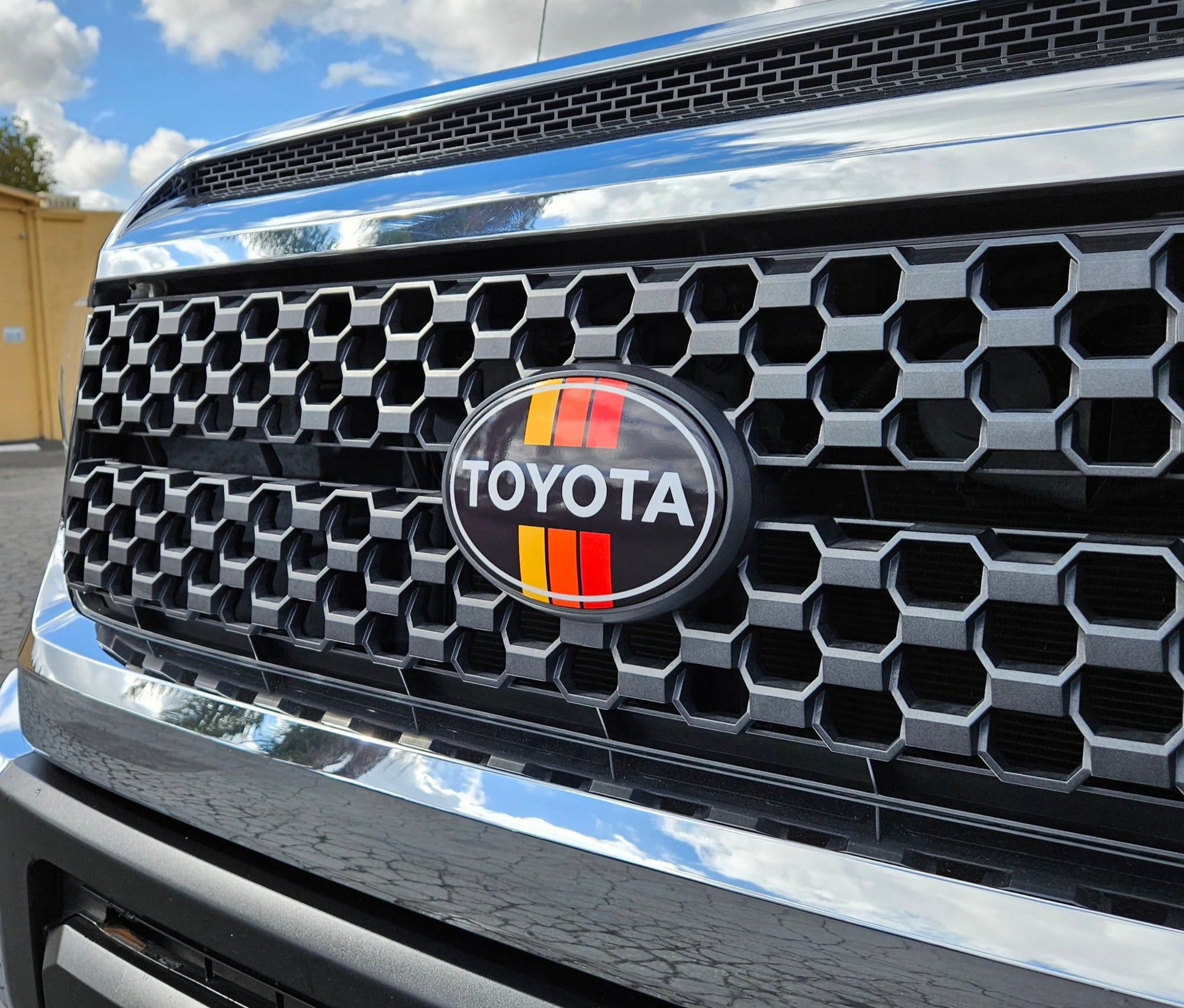 2018-2023 Vintage Toyota Tacoma Front Emblem Vinyl Overlay – Upturn Prints